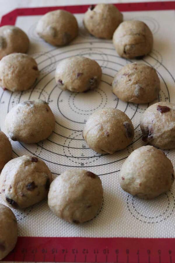 Perfectly Spiced Hot Cross Buns with Fresh Milled Flour - Generation ...