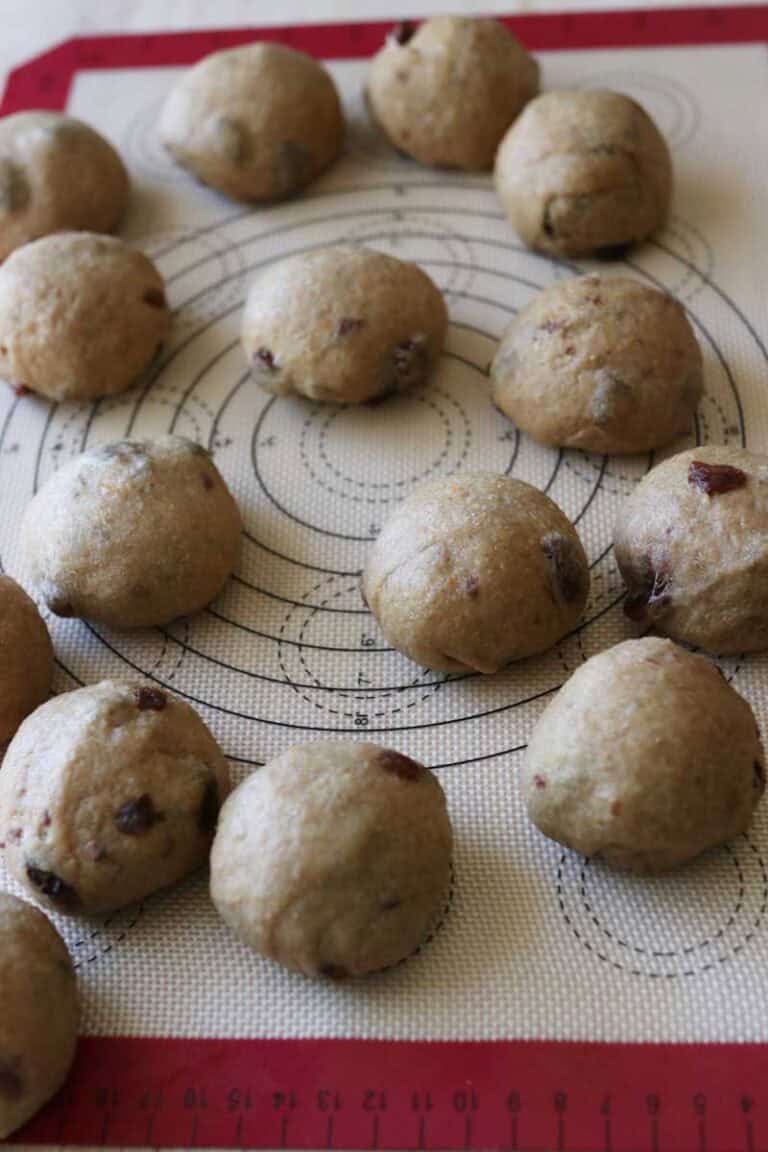 Perfectly Spiced Hot Cross Buns with Fresh Milled Flour - Generation ...